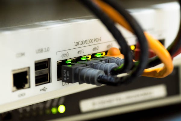 Managed Switch vs Unmanaged Switch: Which Should You Choose